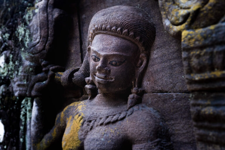 Faces of Angkor | Photographing the divine devata of Angkor